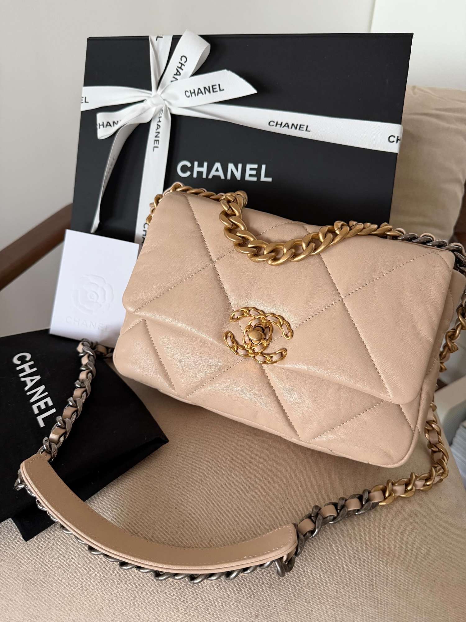 Chanel 19 small kabelka - VIP LUXURY